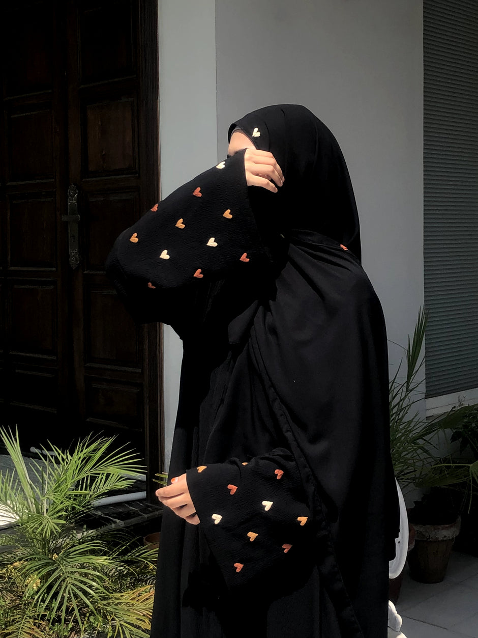 HEART EMBROIDERED ABAYAS – PARDAH DAARI